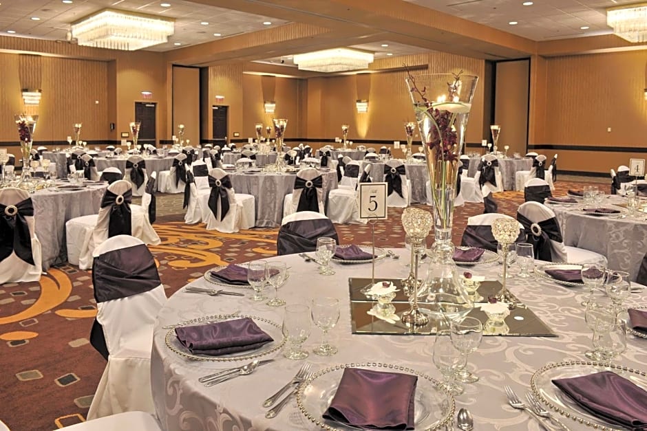 Embassy Suites By Hilton Hotel Des Moines-On The River Embassy Suites By Hilton Hotel Des Moines-On The River