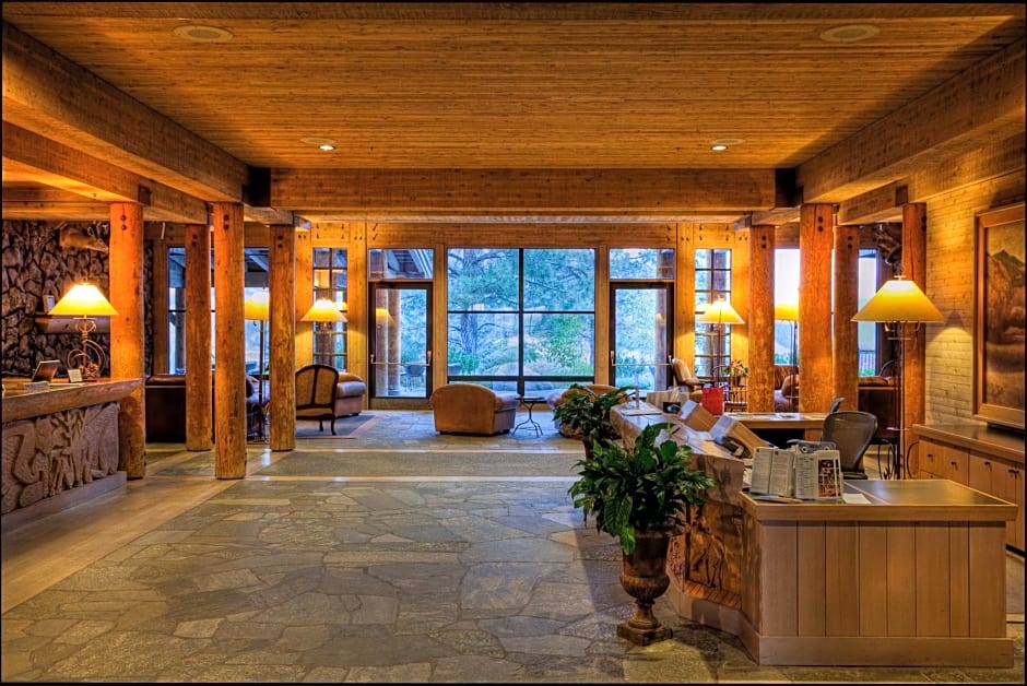 Sun Mountain Lodge