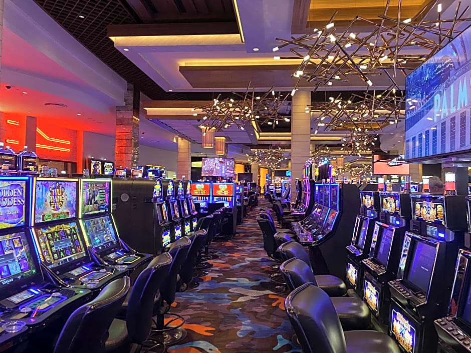 Palms Place One Bedroom Suite 1220 sqft