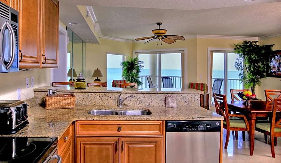 Sunset Vistas 2-Bedroom Beachfront Suites | Reservations Center