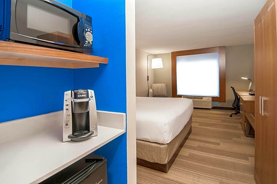 Holiday Inn Express & Suites Dallas-North Tollway (N Plano), an IHG Hotel