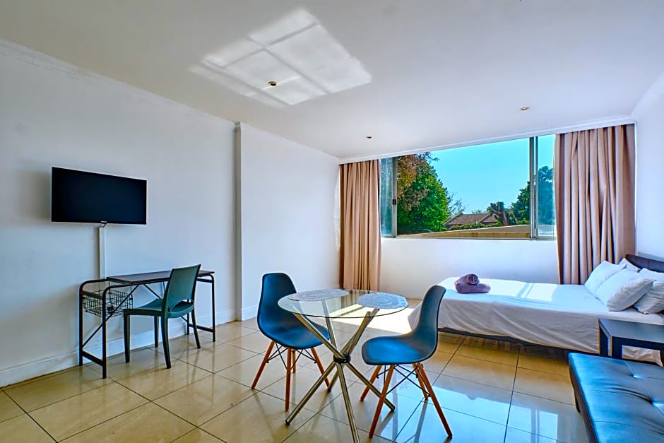 Inn & Out Sandton Park