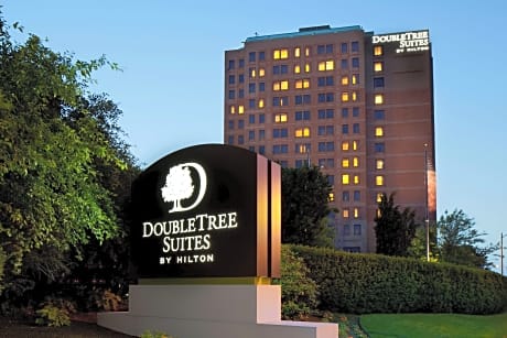 DoubleTree Suites By Hilton Boston-Cambridge - Guest Reservations
