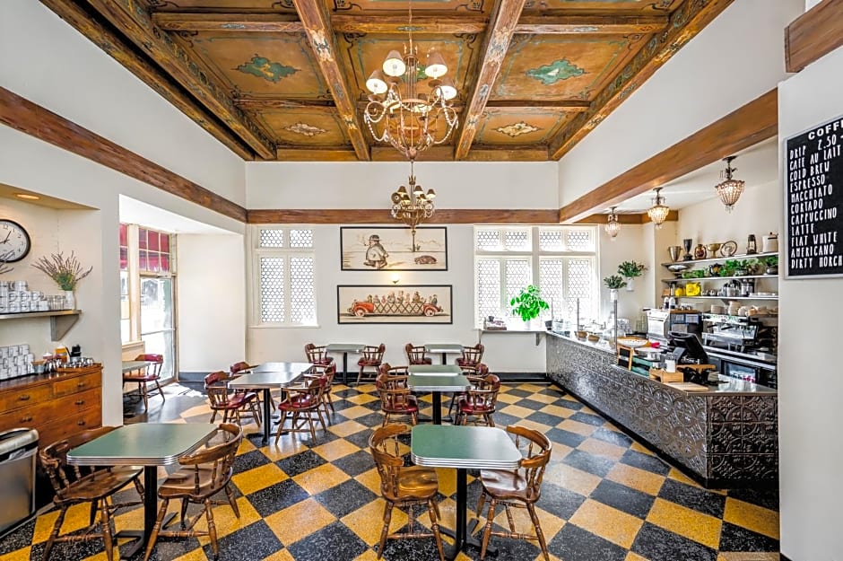 The Pontchartrain Hotel