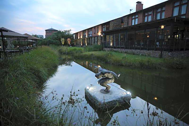 Riboville Boutique Hotel And Restaurant