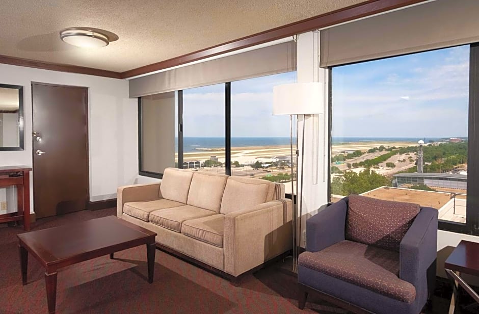 DoubleTree by Hilton Hotel Cleveland Downtown - Lakeside
