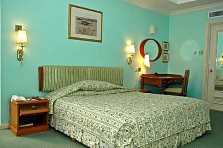 Merdeka Palace Hotel & Suites - Guest Reservations