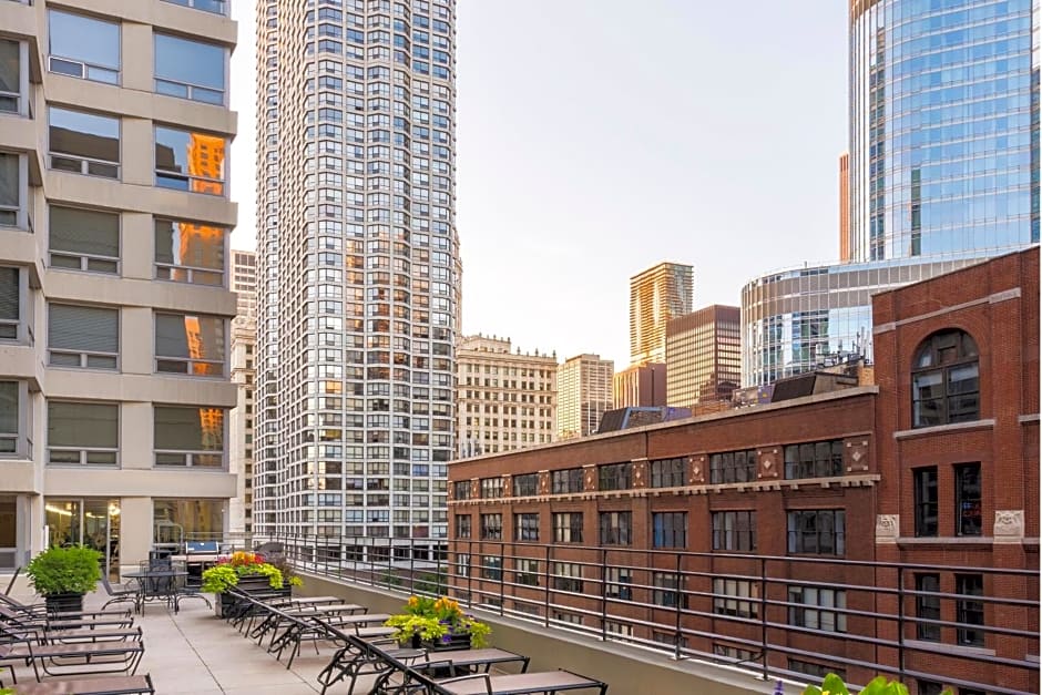 Courtyard by Marriott Chicago Downtown/River North