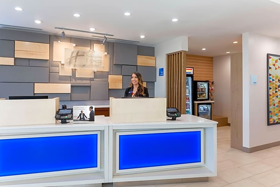 Holiday Inn Express & Suites Chicago O'Hare Airport - Guest Reservations