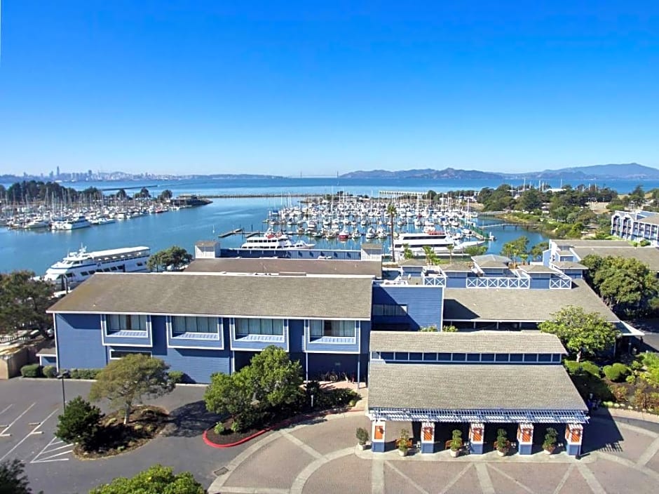 DoubleTree by Hilton Hotel Berkeley Marina | Reservations Center