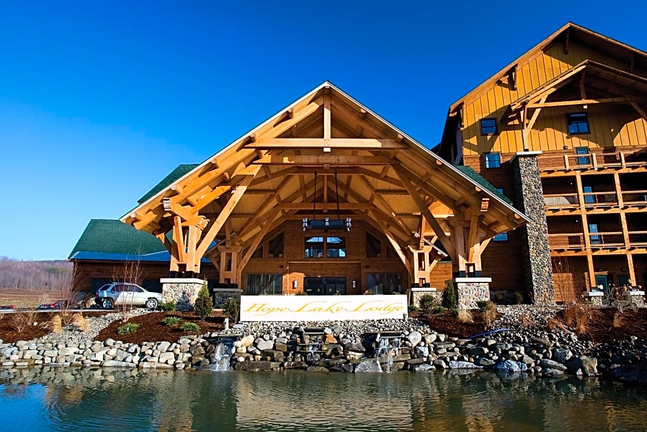 Hope Lake Lodge & Indoor Waterpark