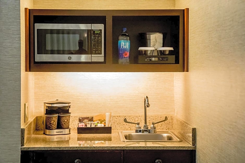 Embassy Suites By Hilton Lexington Green - Reservation Stays Hotel Deals