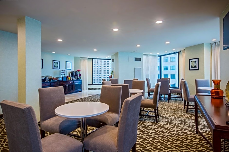 Fort Pontchartrain Detroit, a Wyndham Hotel | Reservations Center