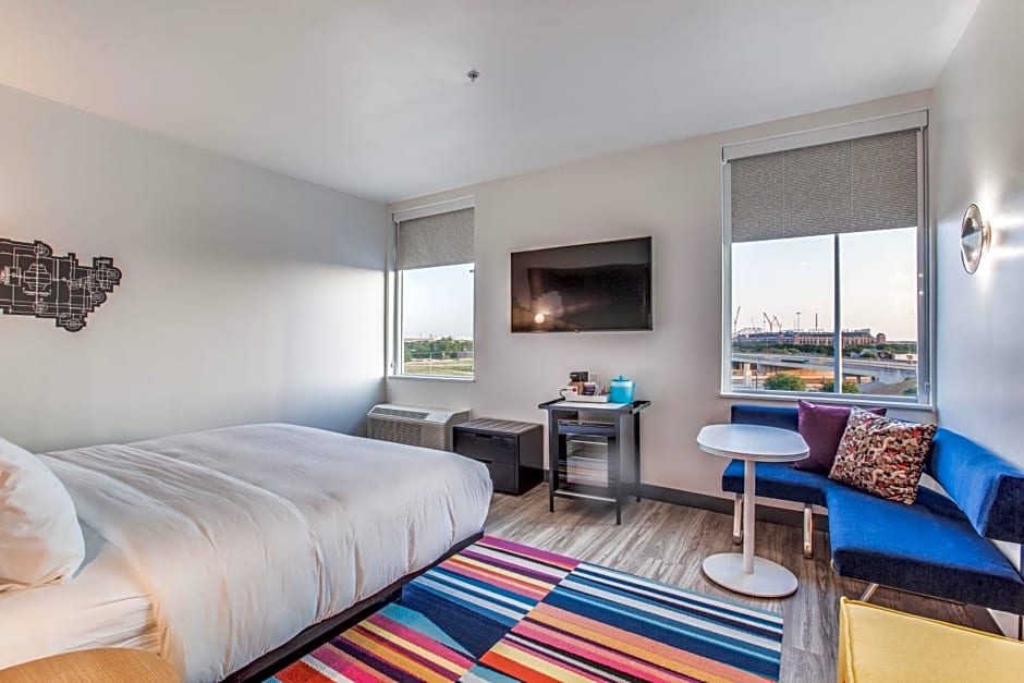 Aloft Dallas Arlington Entertainment District