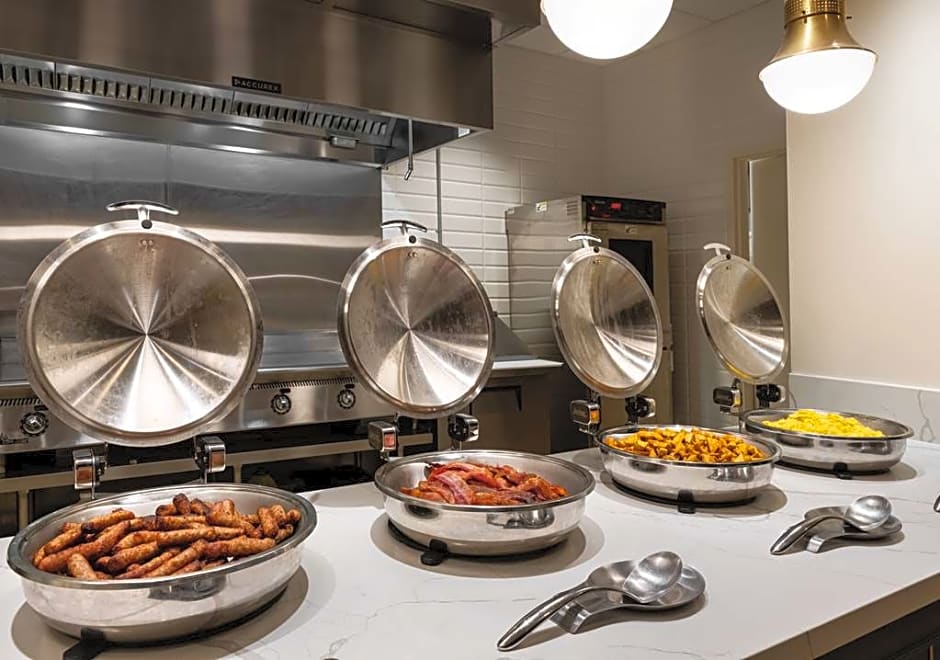 Embassy Suites by Hilton Atlanta Buckhead | Reservations Center