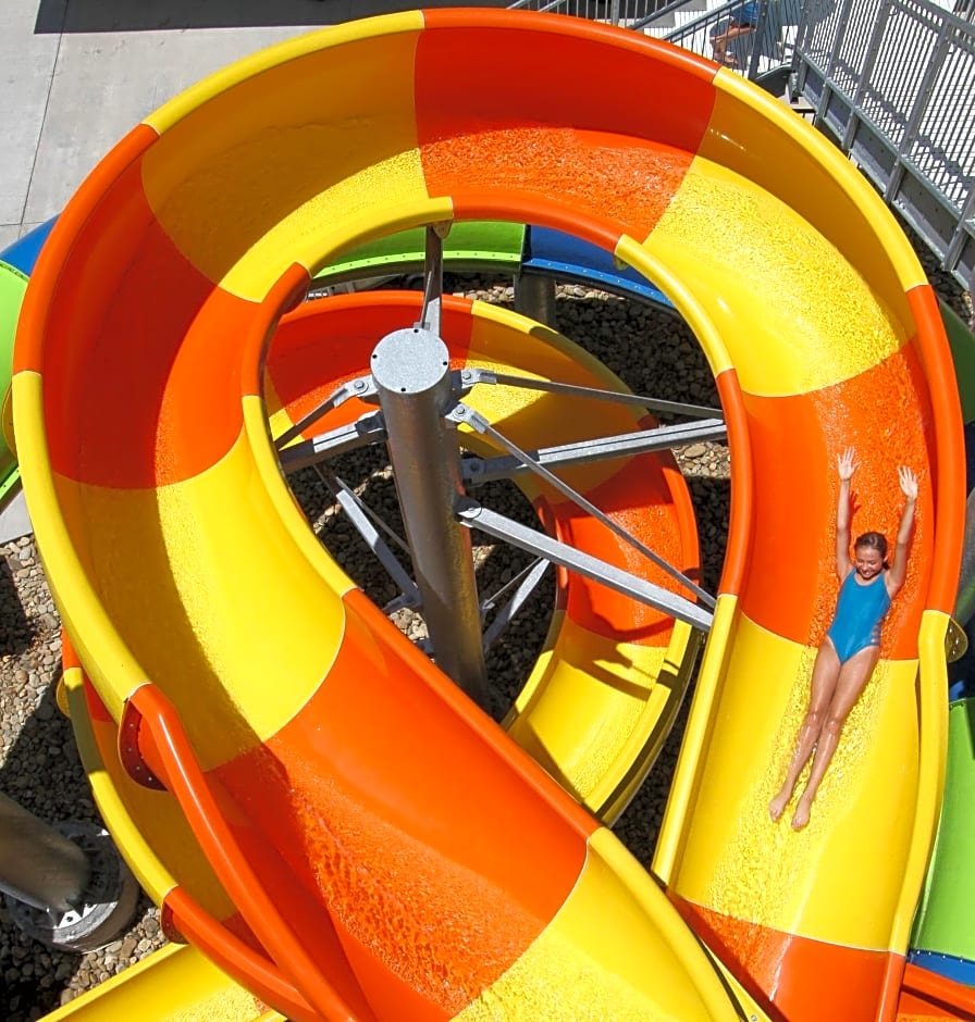 Country Cascades Waterpark Resort