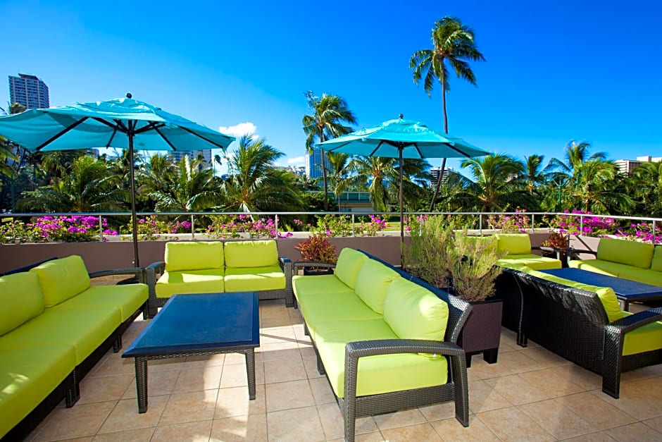 DoubleTree by Hilton Alana - Waikiki Beach | Reservations Center