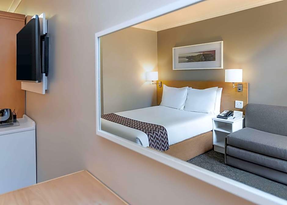 StayEasy Century City