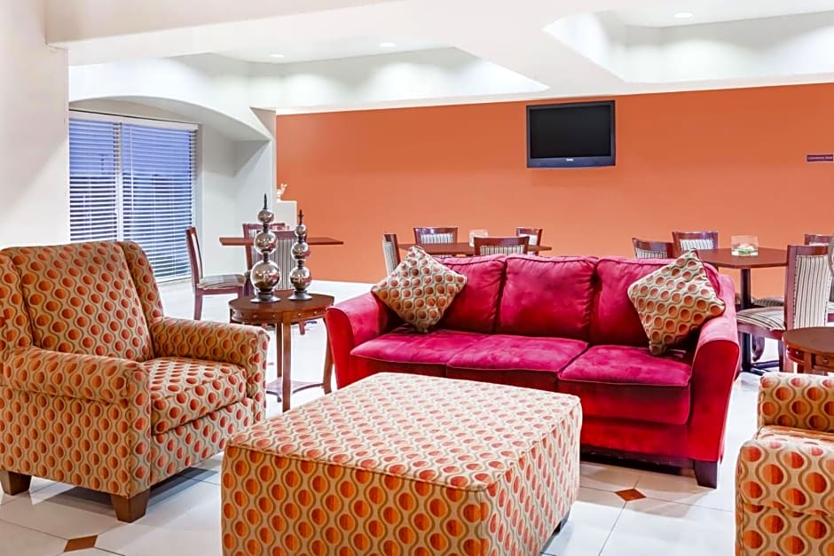 Days Inn & Suites by Wyndham Marquez