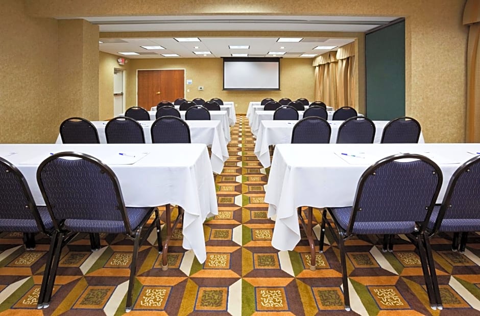 Holiday Inn Express Sheboygan-Kohler / I-43