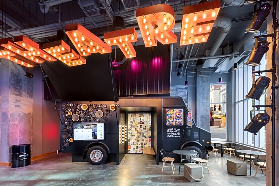Moxy Boston Downtown - Guest Reservations