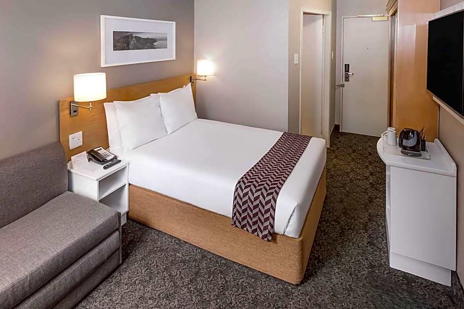 StayEasy Century City