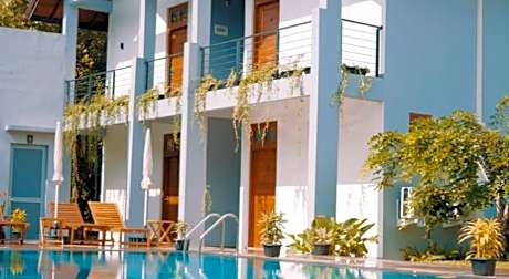 lion gate hotel sigiriya