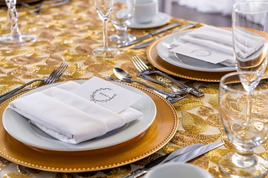 DoubleTree by Hilton Hotel Carson