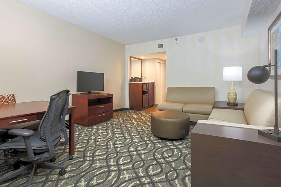 Embassy Suites By Hilton Hotel Dallas - Love Field