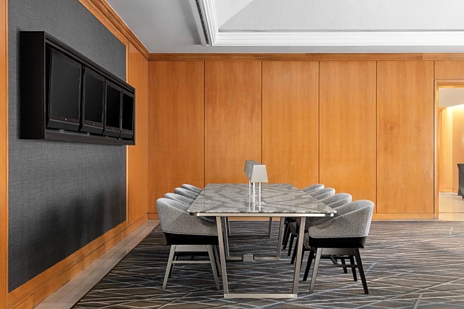 Crystal Gateway Marriott | Reservations Center