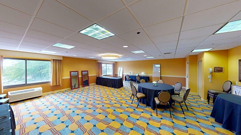 DoubleTree By Hilton Hotel Boston North Shore