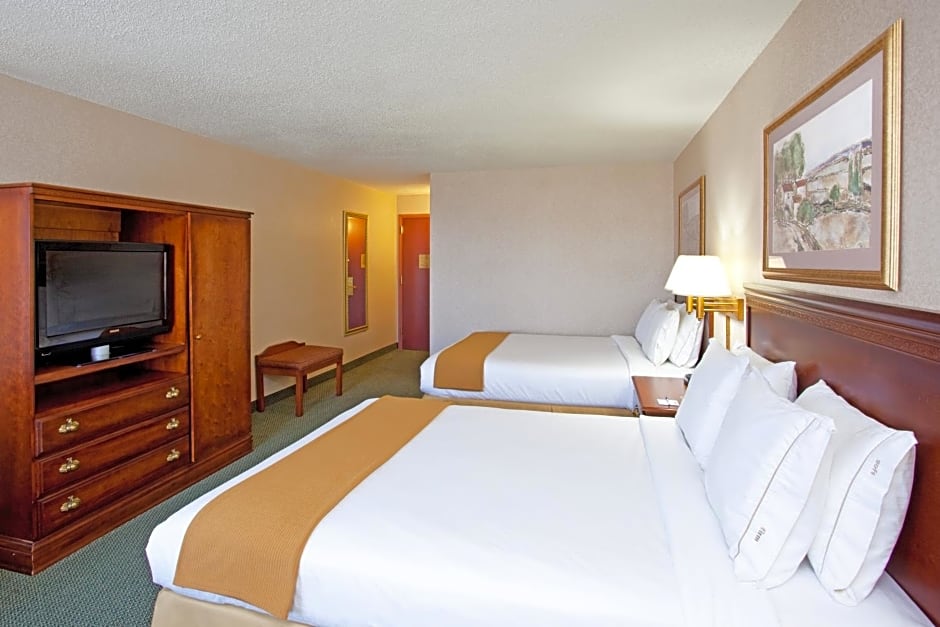 Holiday Inn Express and Suites Pittsburgh West Mifflin, an IHG Hotel ...