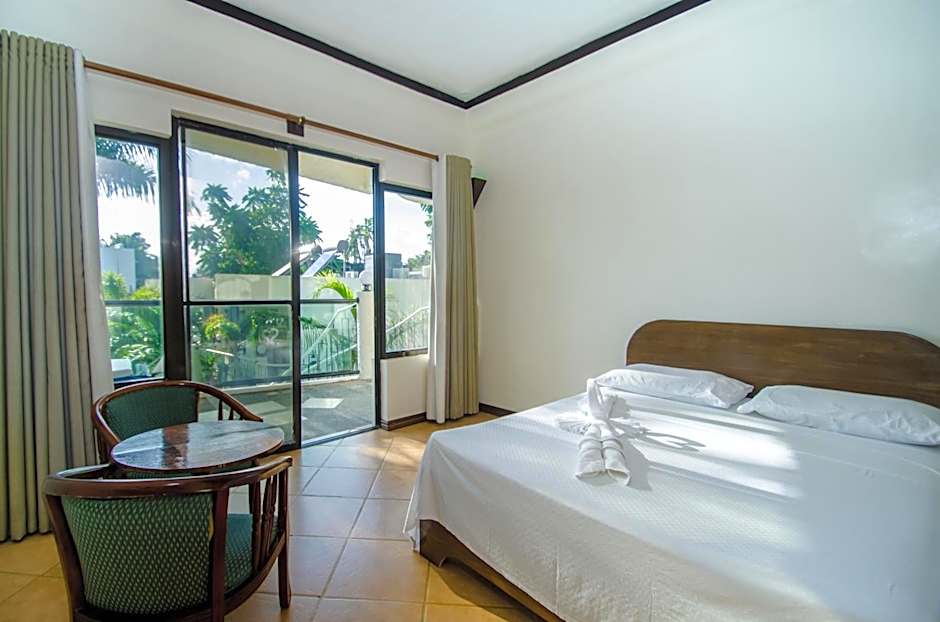 Turtle Inn Resort