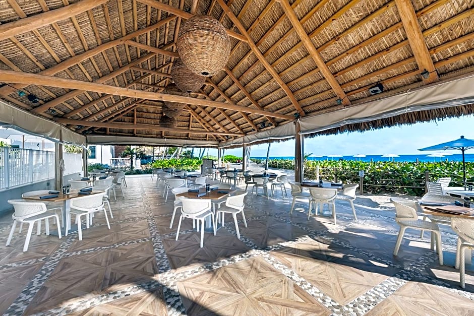 Beachcomber Resort & Club