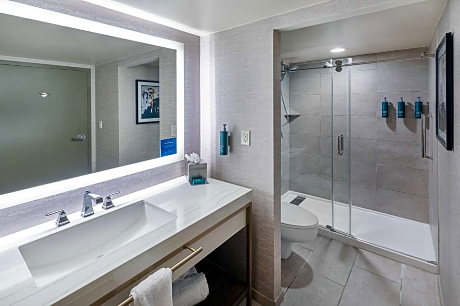 DoubleTree By Hilton Hotel Tulsa-Downtown