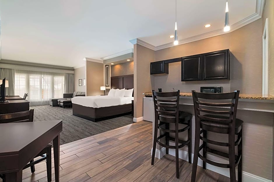 Comfort Inn & Suites Plattsburgh - Morrisonville