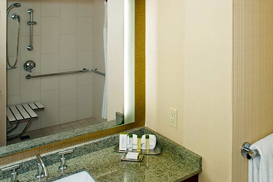 DoubleTree By Hilton Spokane City Center - Reservation Stays Hotel Deals