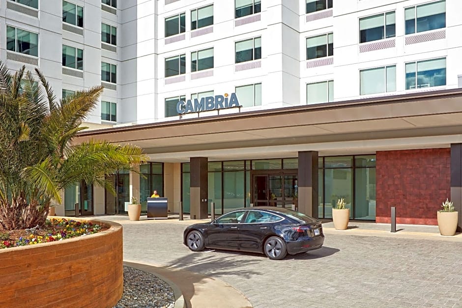 Cambria Hotel & Suites Anaheim Resort Area