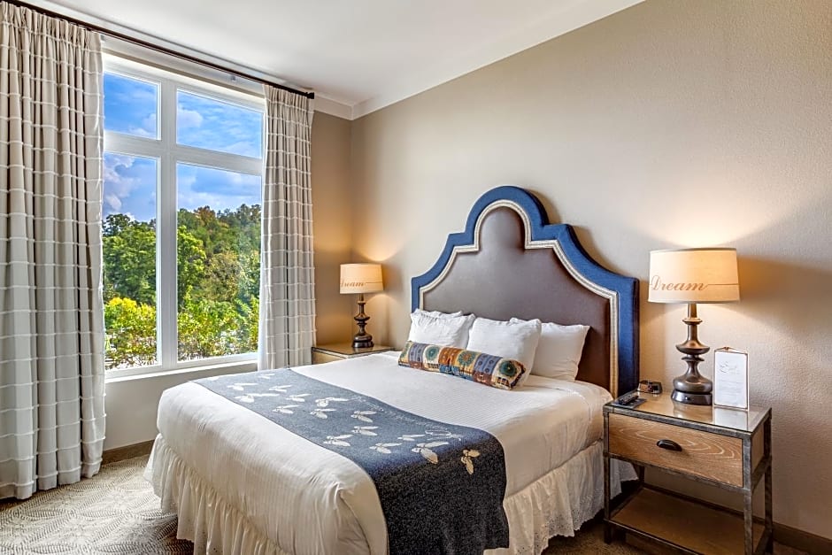 Dollywood's DreamMore Resort