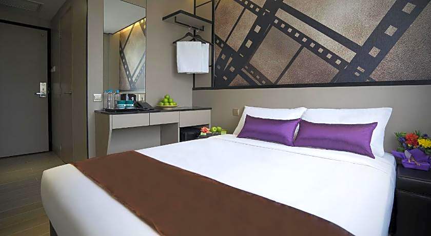 Hotel 81 Premier Hollywood