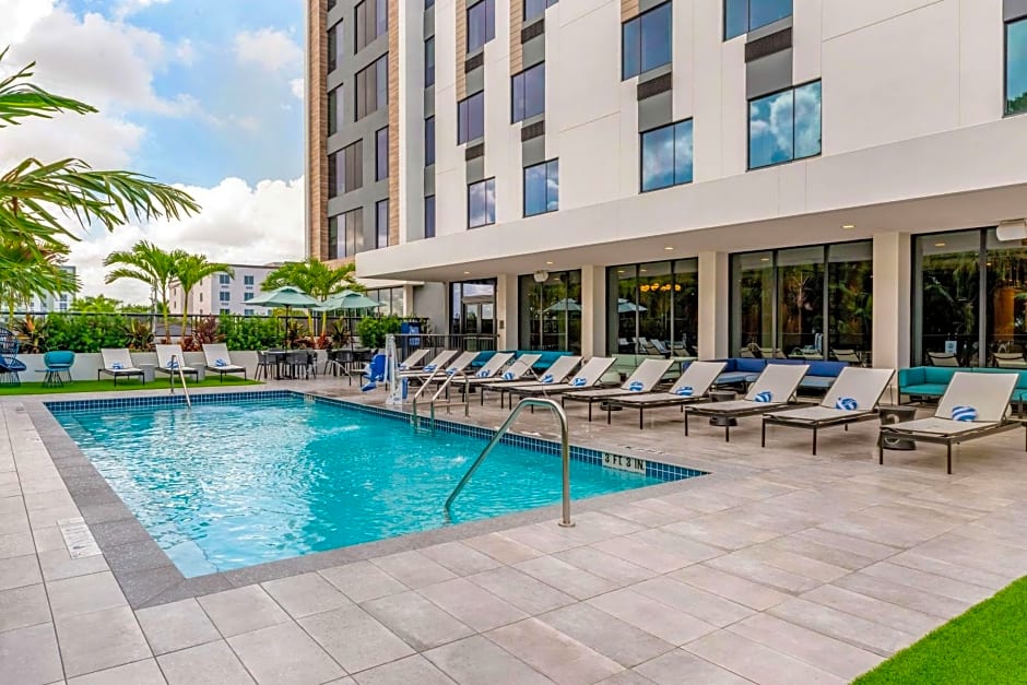 Comfort Inn & Suites Miami International Airport