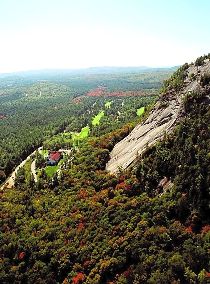 White Mountain Hotel and Resort
