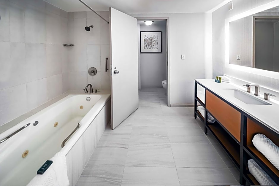 DoubleTree By Hilton Hotel Tulsa At Warren Place | Reservations Center