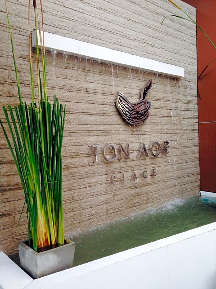 Ton-Aor Place