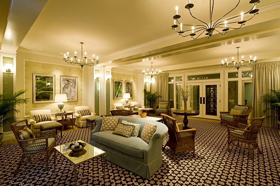 Omni Bretton Arms Inn at Mount Washington | Reservations Center