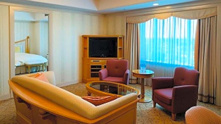 The Crest Hotel Kashiwa