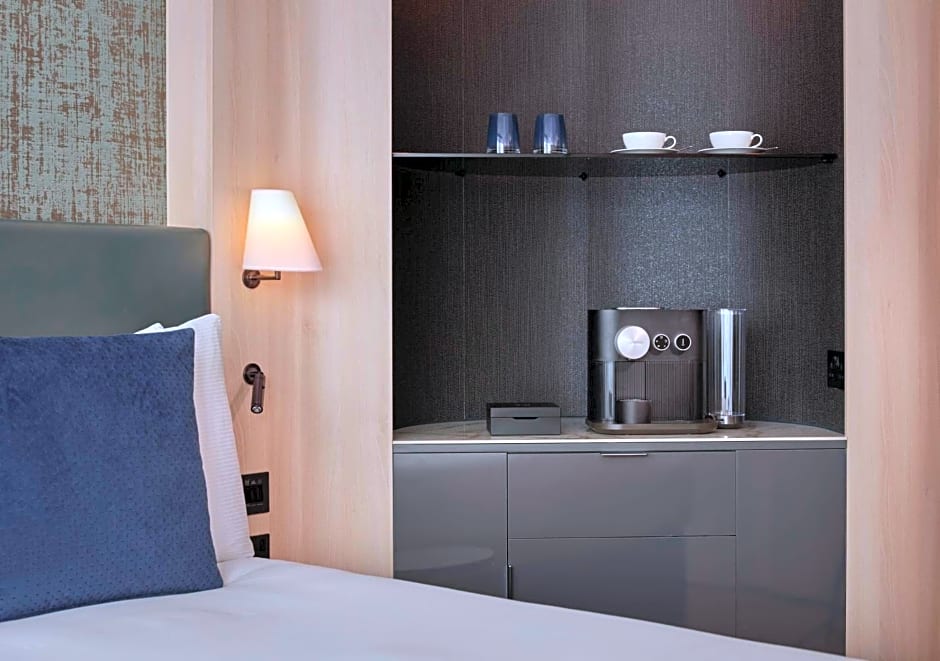 The Westminster London, Curio Collection by Hilton