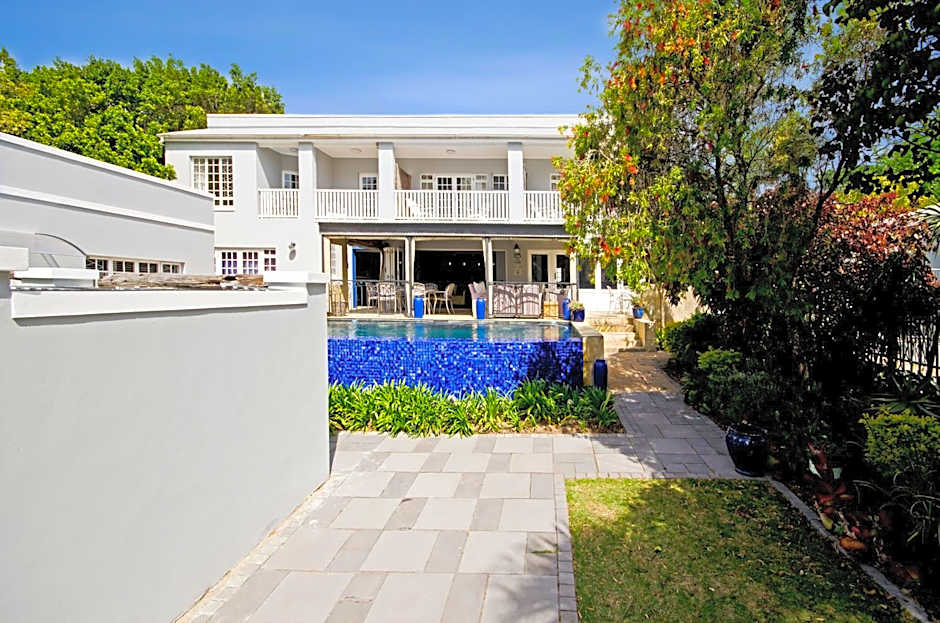 Lodge on Main Guest House and Conference Centre