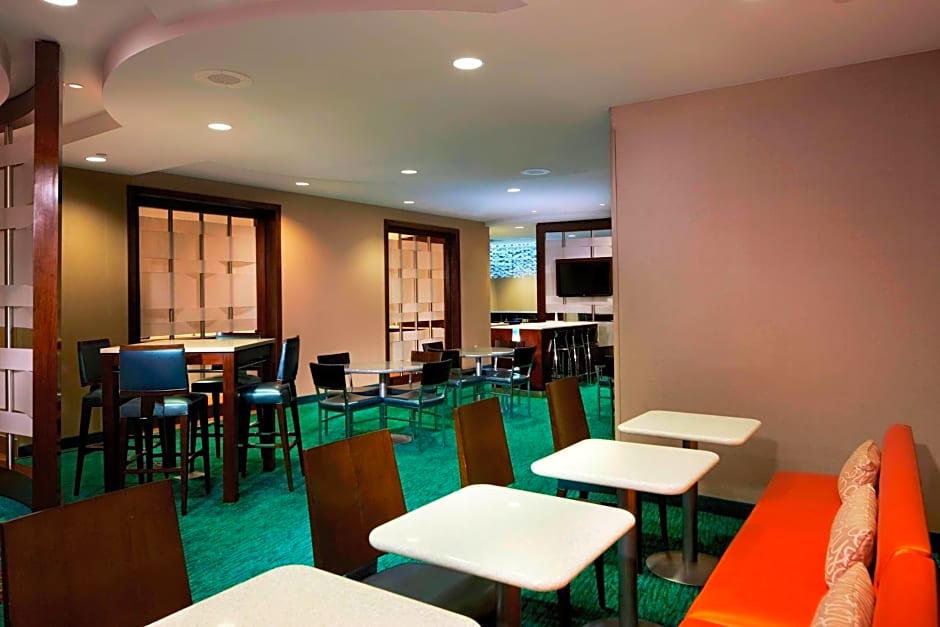 SpringHill Suites by Marriott Newark International Airport