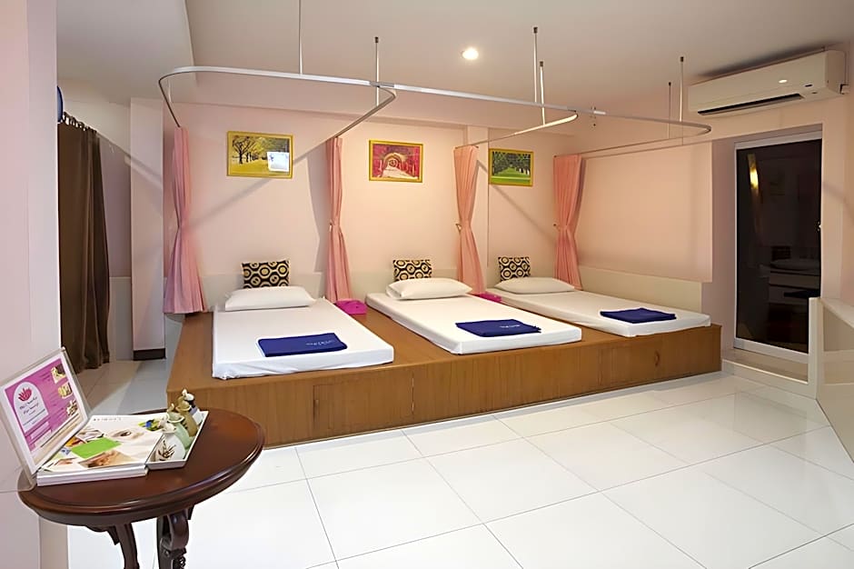 Summit Pavilion Hotel